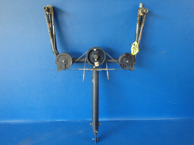 Cessna 0560015-4 CONTROL YOKE ASSEMBLY